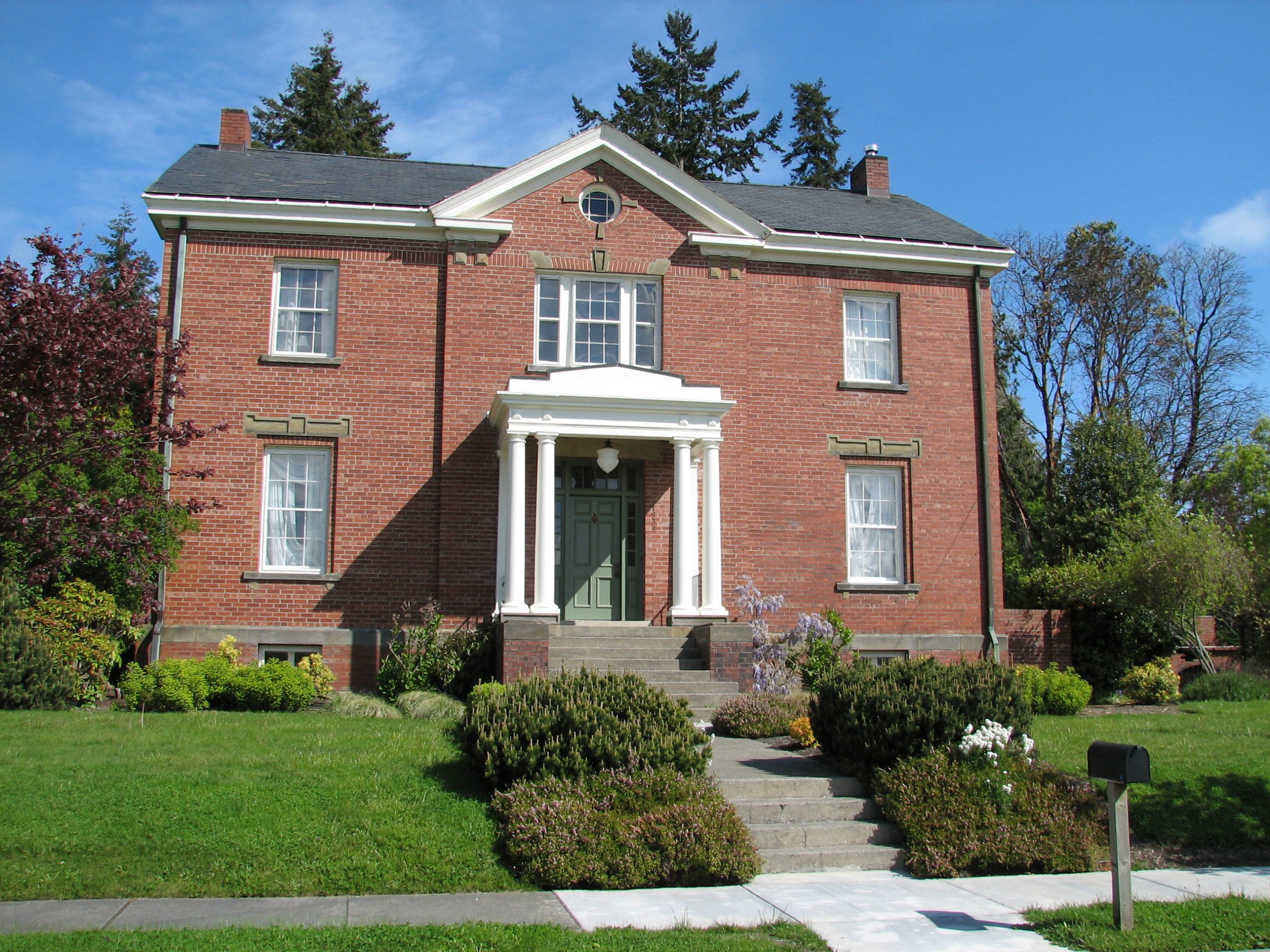 The Historic Fort Ward Neighborhood on Bainbridge Island – Jen Pells